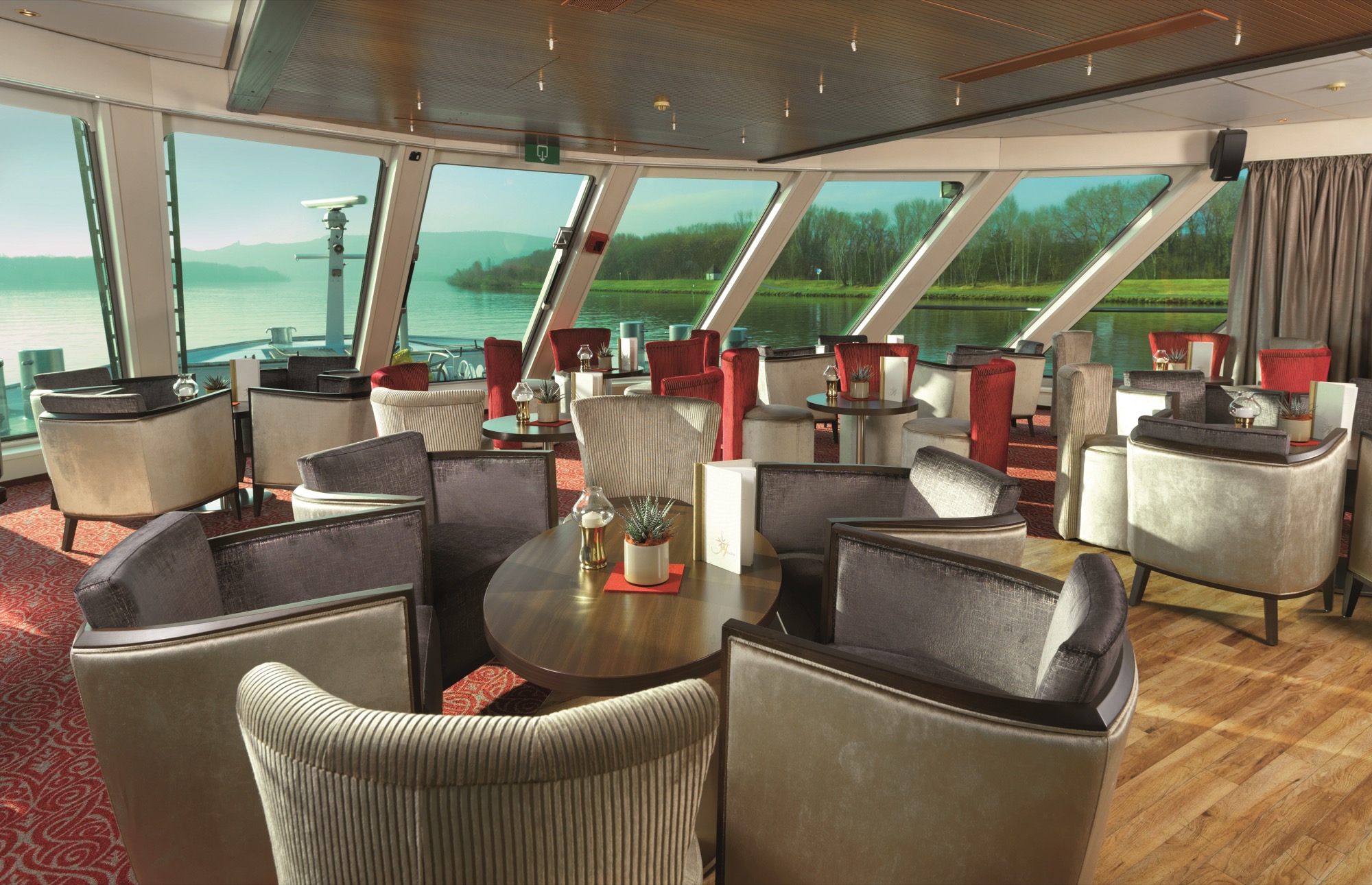 World of Cruising | MS Amadeus Royal