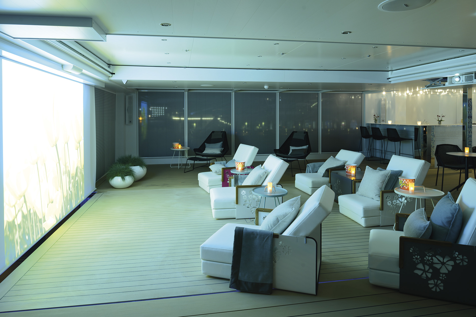 Emerald Cruises - Emerald Star | Hays Cruise