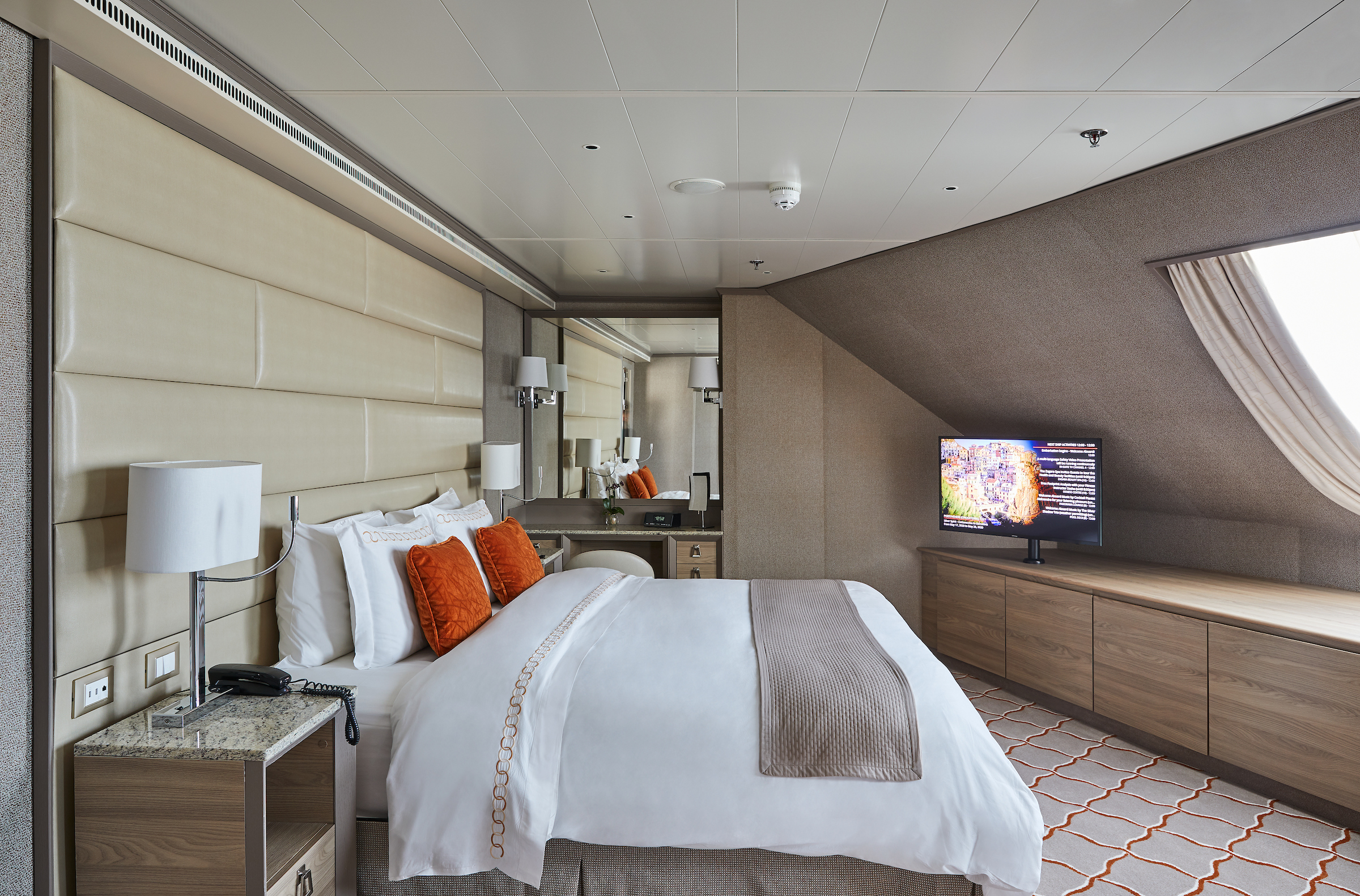 World of Cruising | Silver Shadow