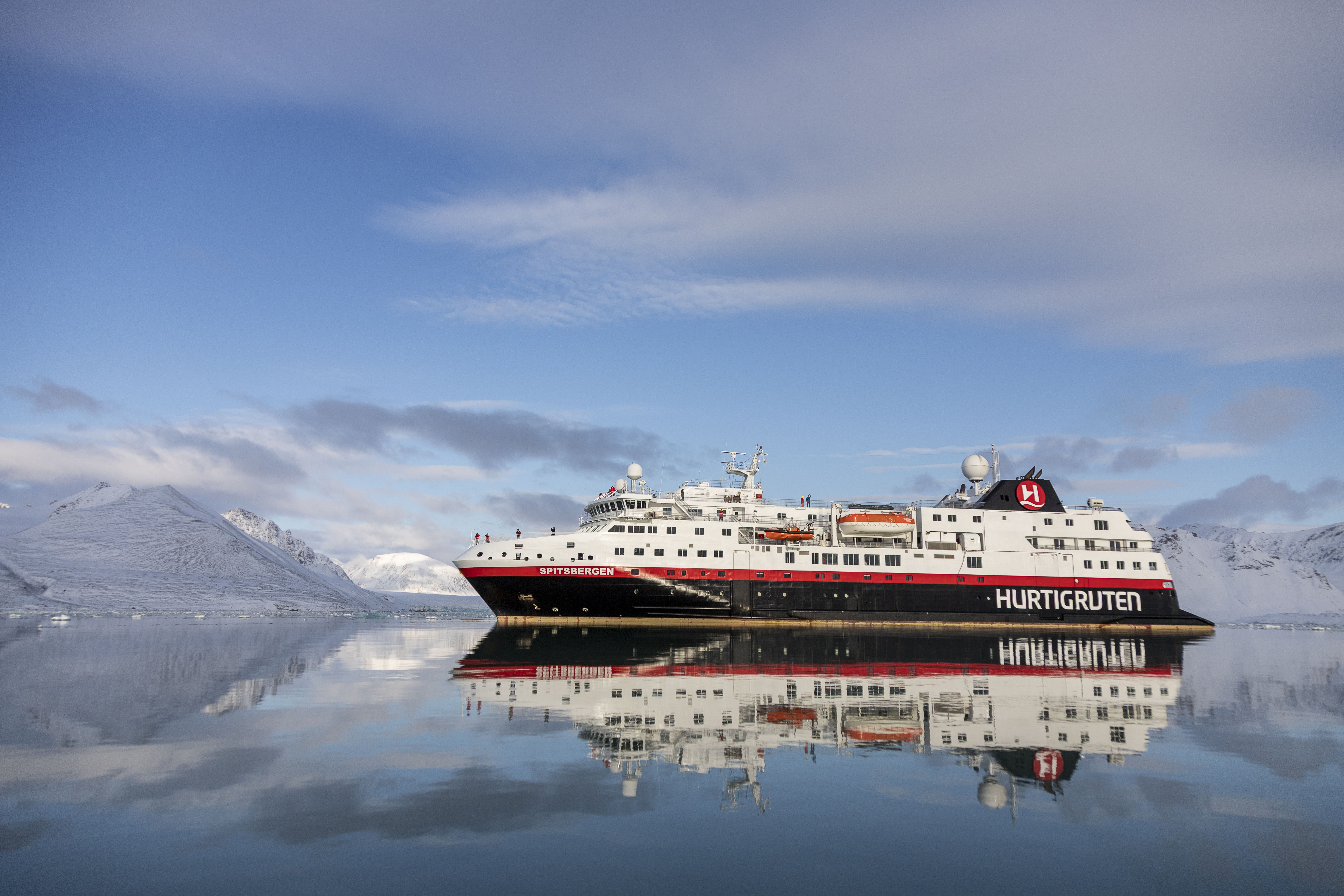 Hurtigruten Cruises | Get Deals on Hurtigruten Cruises from Hays Cruise