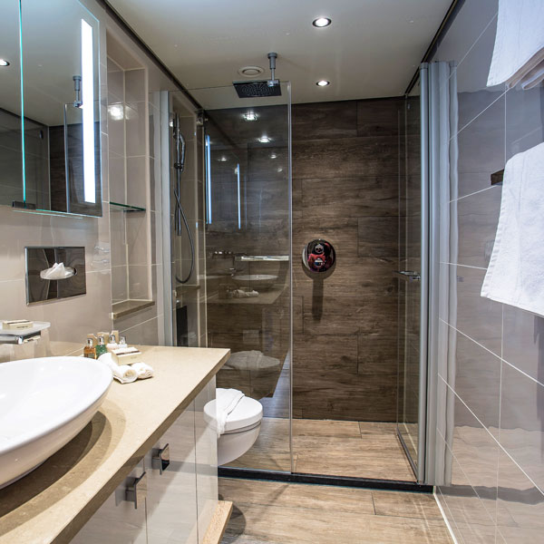 MS Sapphire | Deluxe Cruises