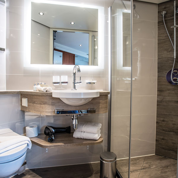 MS Sapphire | Deluxe Cruises