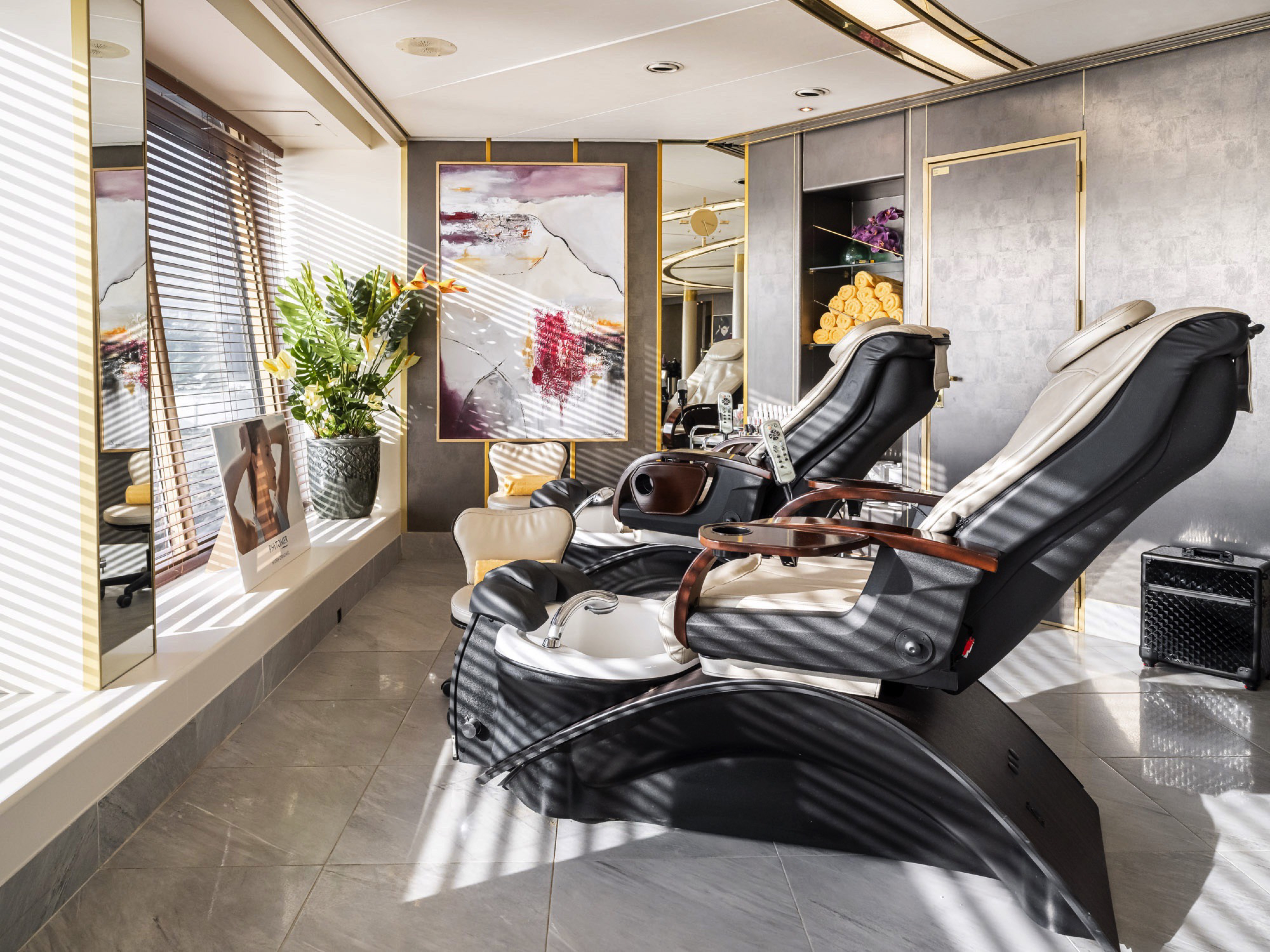 Ambassador Cruises | Ambassador Cruise Line | Cruise118.com