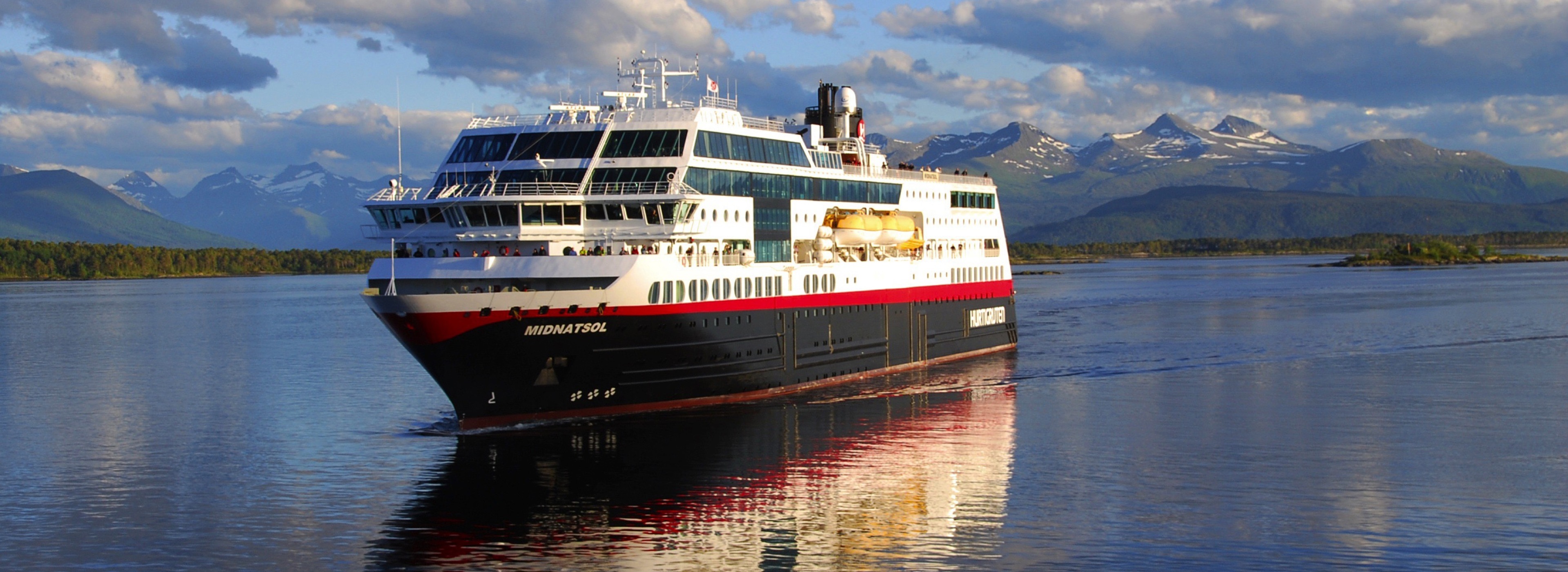 The Coastal Express – South | 11 Dec 2025 | MS Midnatsol - Hurtigruten ...